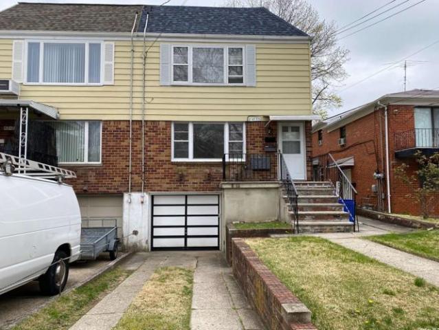 4220 Little Neck Pkwy #1 Fl, Little Neck, NY 11363