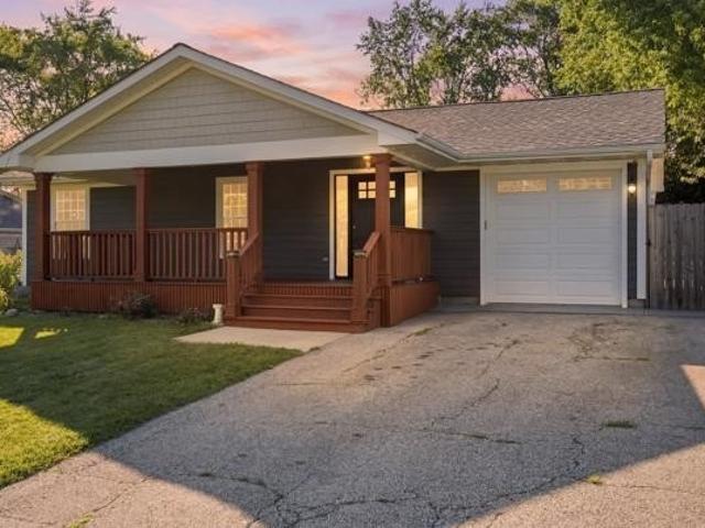 4220 Ponca St, Mchenry, IL 60050