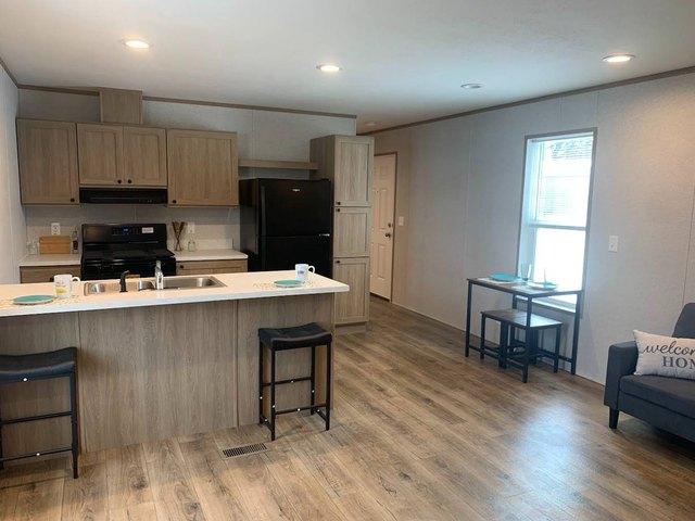 4221 Meadow Lark Dr, Flint, MI 48532