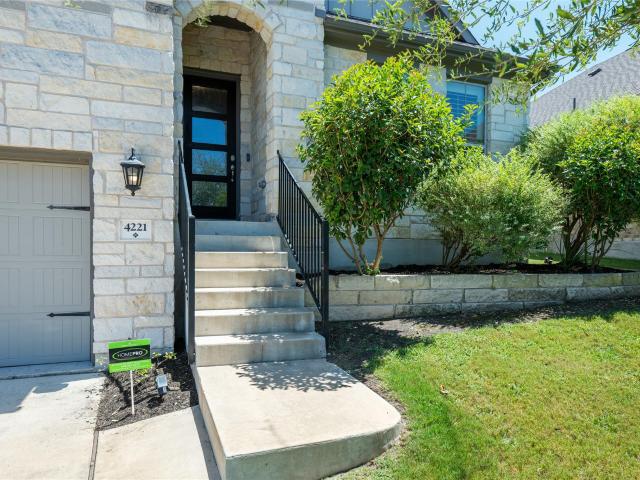 4221 Mercer Rd