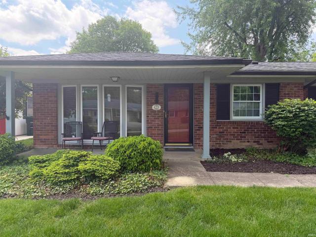 4221 N Lancaster Drive