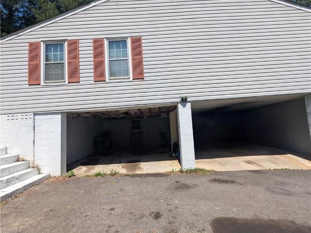 4221 Eck Road