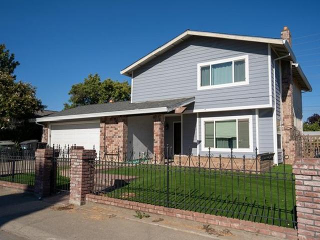 4221 Rosecrest Way, Sacramento, CA 95826