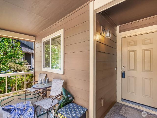 4221 Roxanna Loop SE