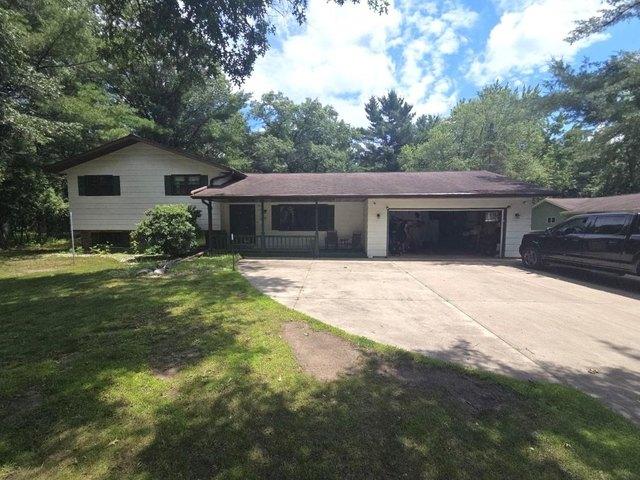 4221 Woodhaven Ln, Wisconsin Rapids, WI 54494