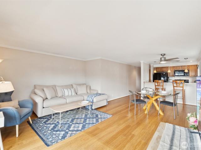 4222 Beach Drive SW # 202