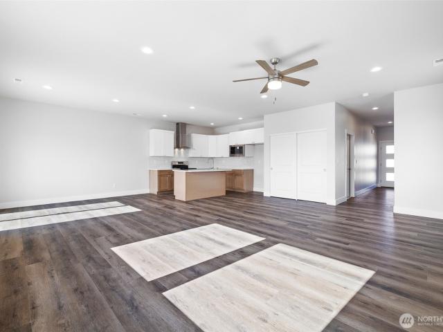 4223 W Sandy Ct