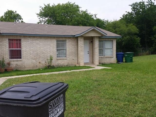 4223 Woodmanor Dr, San Antonio, TX 78228