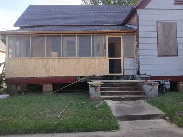 422, 14th St. 422 14th St