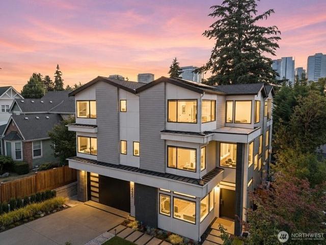 422 98th Ave NE, Bellevue, WA 98004