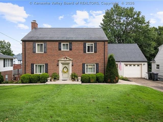 422 9th Ave, Saint Albans, WV 25177