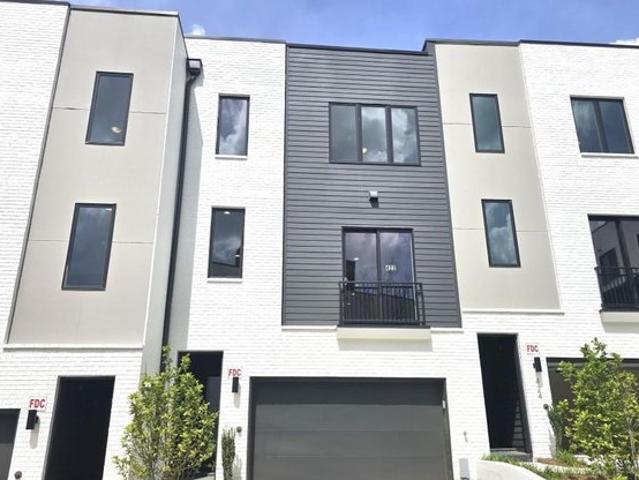 422 Cedar Dust Dr, Decatur, GA 30030