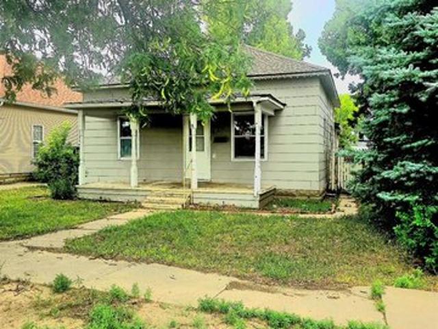422 Chestnut St, Sterling, CO 80751