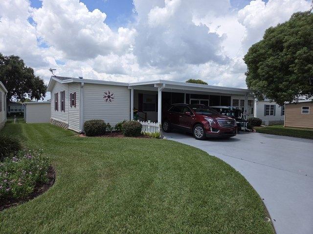 422 Clubhouse Ln, Auburndale, FL 33823