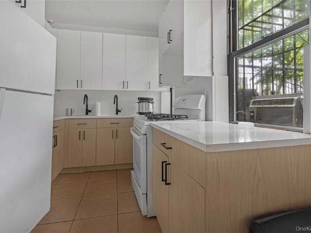 422 Bedford Avenue