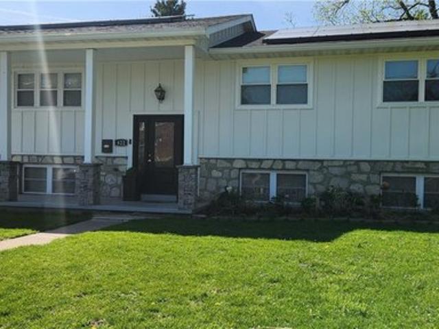422 Belvidere St, Nazareth, PA 18064