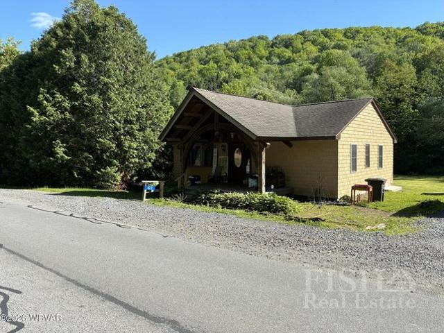 422 Big Plum Run Rd, Lock Haven, PA 17745