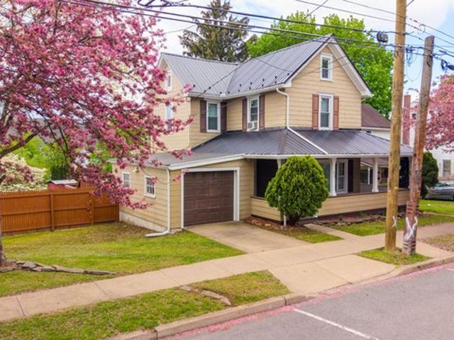 422 E 4th St, Bloomsburg, PA 17815