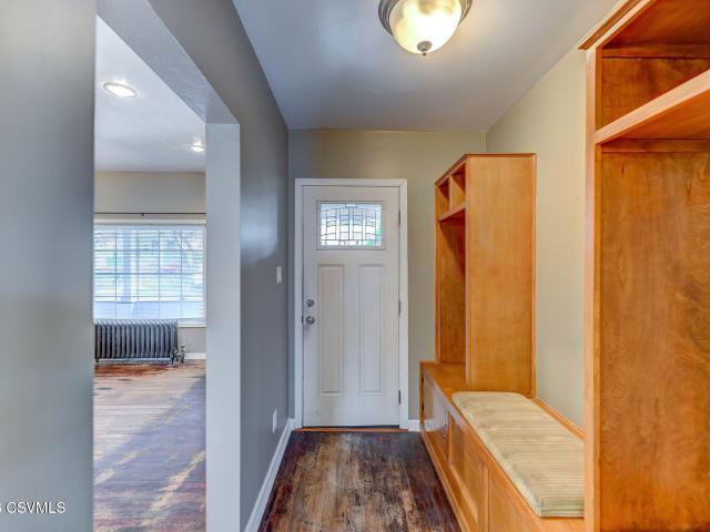 422 E 4TH Street