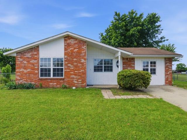 422 E 25th St, Okmulgee, OK 74447
