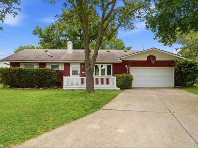 422 E Longmeadow Dr, West Burlington, IA 52655