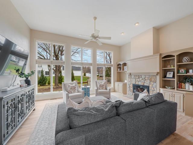 422 e olde paltzer court