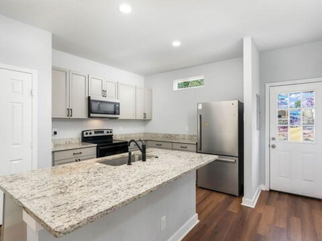 422 K St Unit 103
