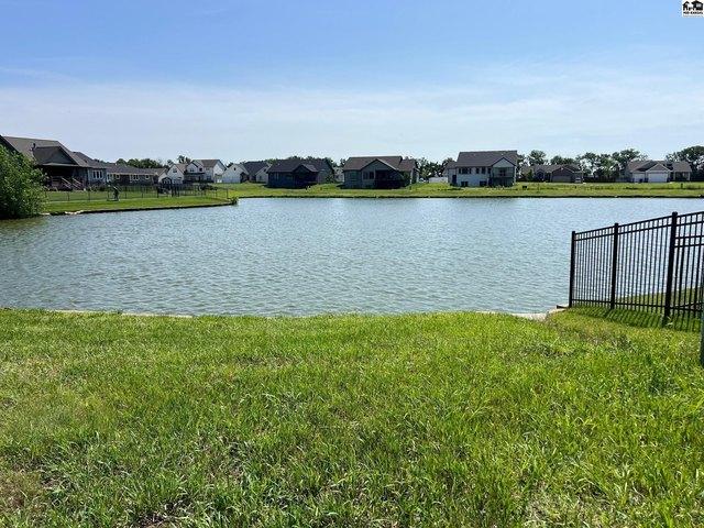 422 Kaiser Ct, McPherson, KS 67460