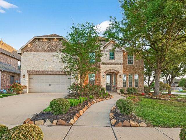 422 Honeysuckle Vine Dr, Rosenberg, TX 77469
