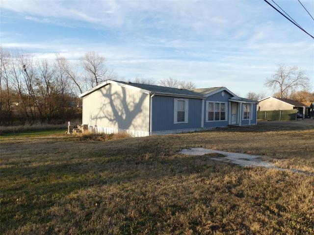 422 Hutchinson St, Bowie, TX 76230 | MLS #21125 | Compass