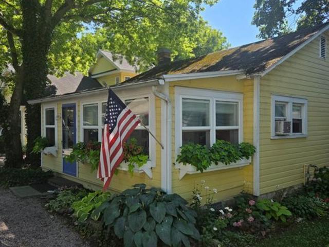 422 Oak Ave, Lakeside, OH 43440