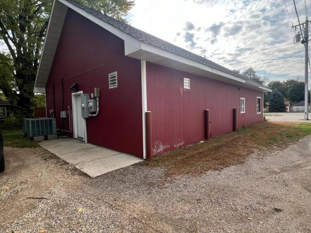 422 Oak Street