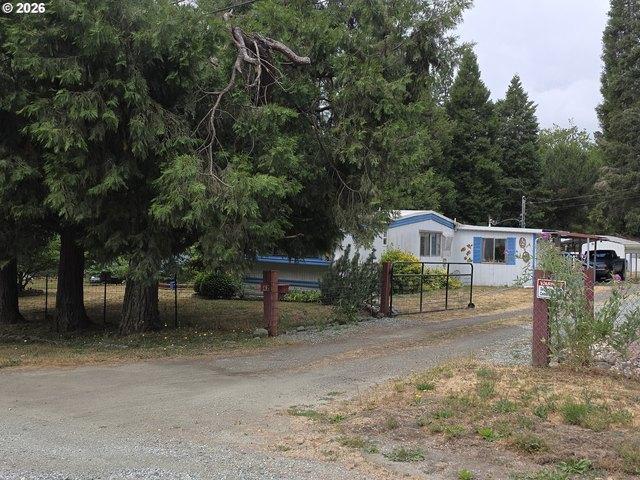 422 Lou Gray Dr, Myrtle Creek, OR 97457