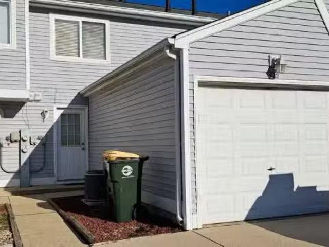 422 Meadow Green Lane, 422, Round Lake Beach, IL 60073