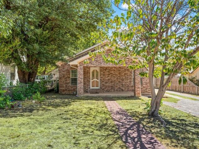 422 N Wood St, Denton, TX 76209