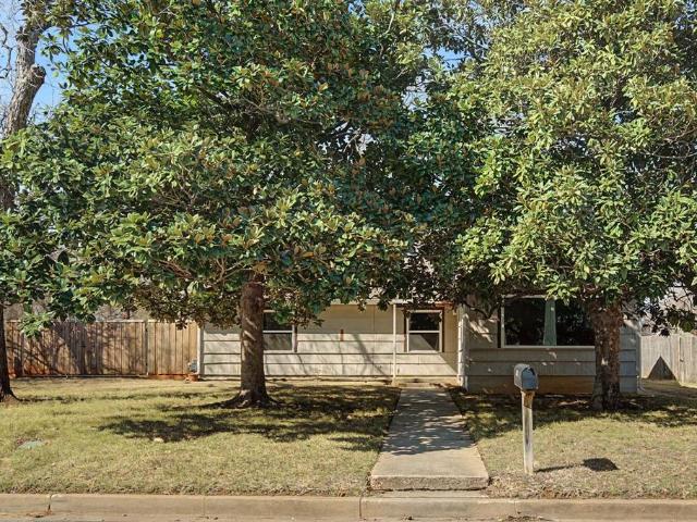 422 N Pecan St, Arlington, TX 76011 | MLS #21189 | Compass
