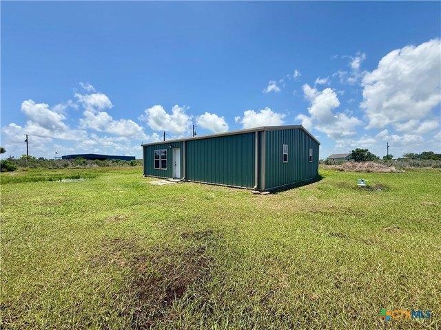 422 N Quailrun Ave, Port Lavaca, TX 77979