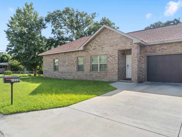 422 North N St, 3 beds, 2 full baths