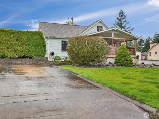 422 Nevada Dr, Longview, WA 98632 | Compass