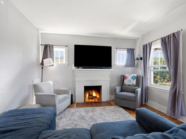 422 ne 57th ave