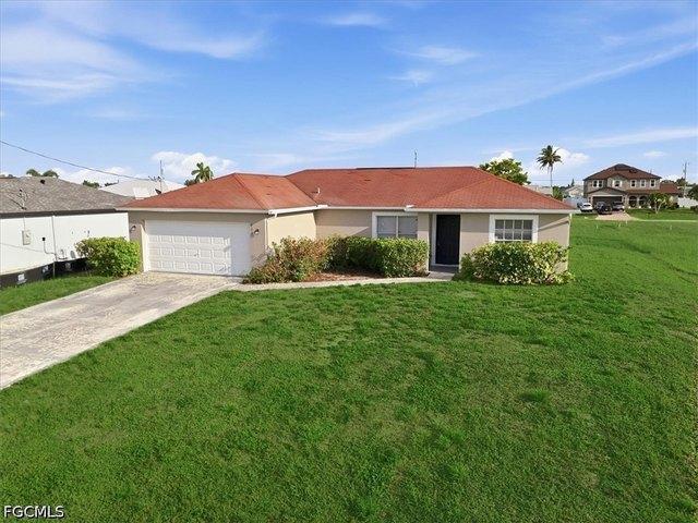 422 NW 11th Ter, Cape Coral, FL 33993