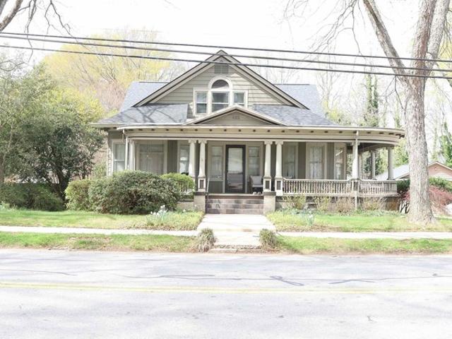 422 S Limestone St, Gaffney, SC 29340