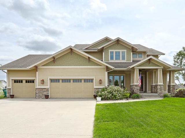 422 Stonegate Ct SW, Altoona, IA 50009