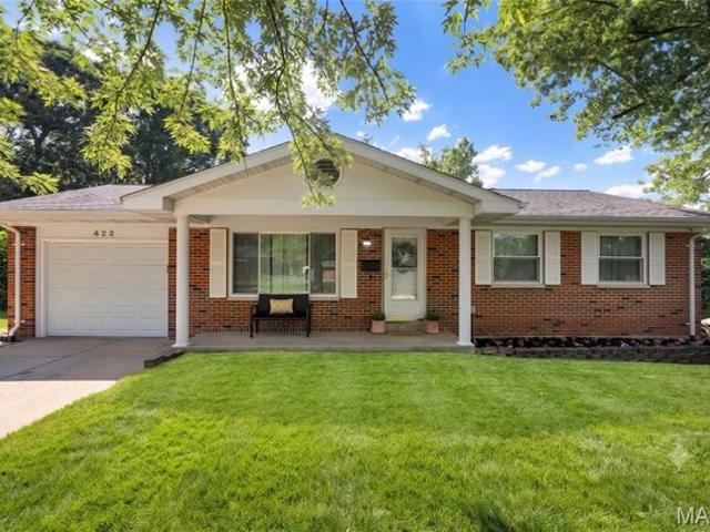422 Sunset Ln, O'Fallon, MO 63366