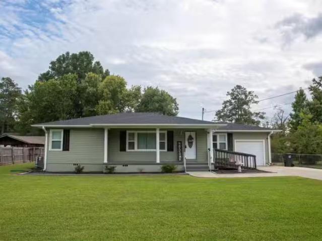 422 PAXTON AVE, GADSDEN, AL 35905 Single Family Residence For.