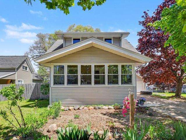 422 Pine St, Belding, MI 48809