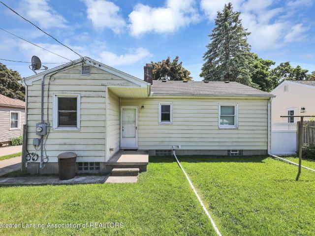 422 Rosadell Avenue