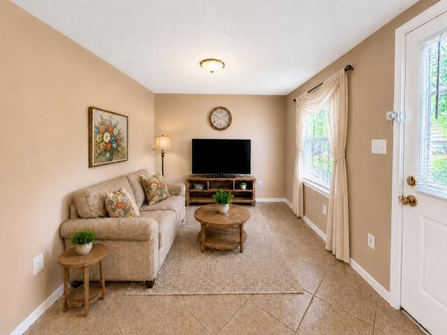 422 W Burleson Street