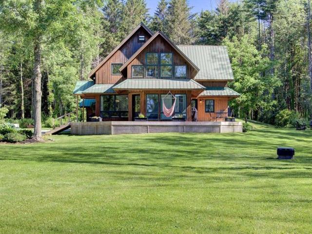 422 W Shore Rd, South Hero, VT 05486