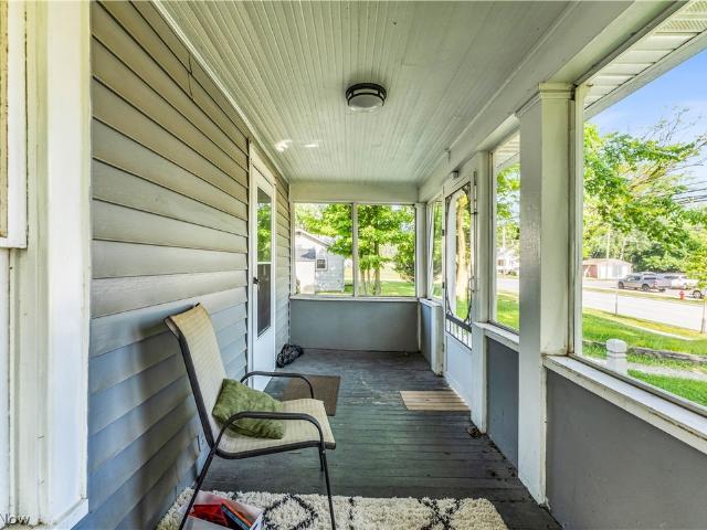 422 W Smith Road